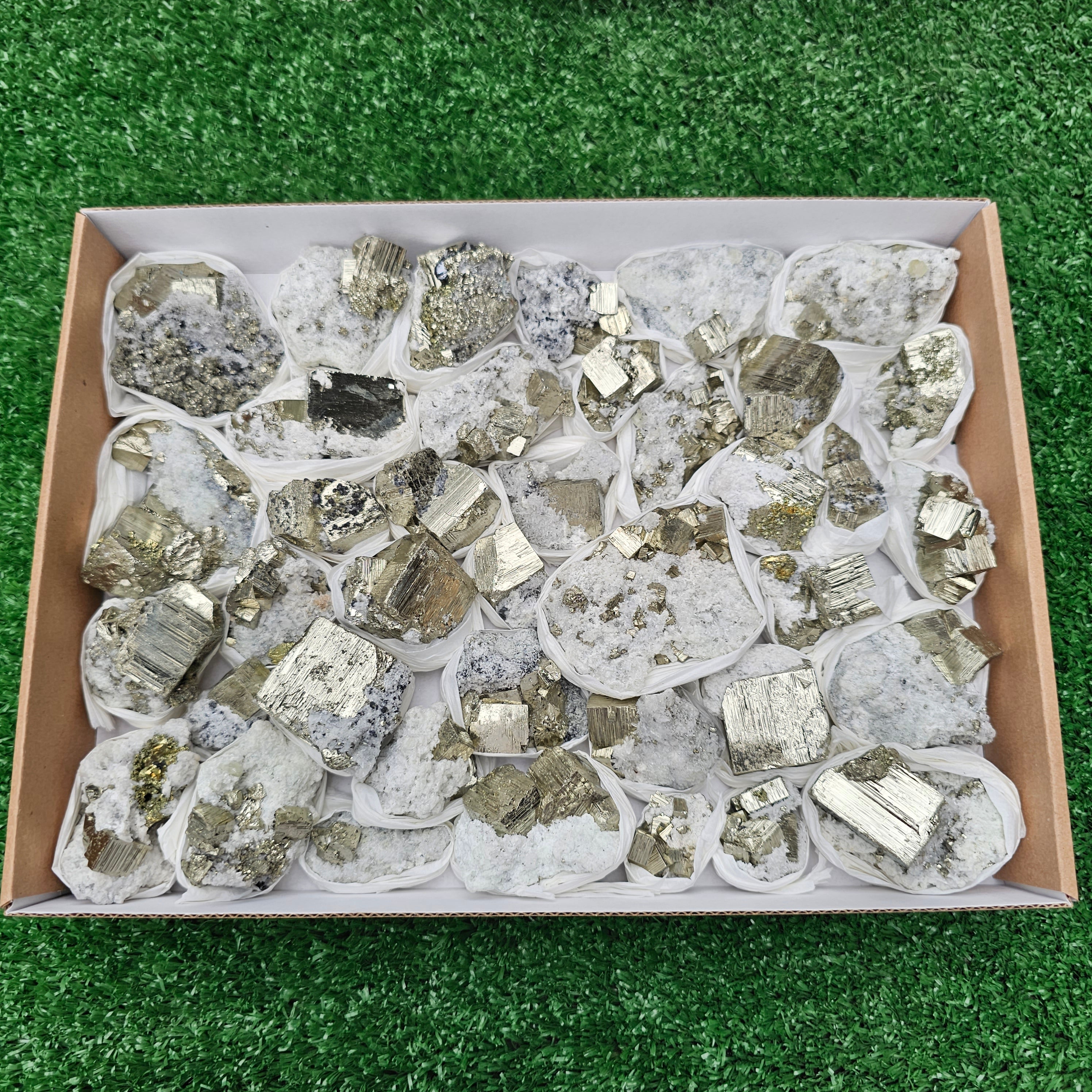 39 pc pyrite Cubic – INKA MINERALS PERU