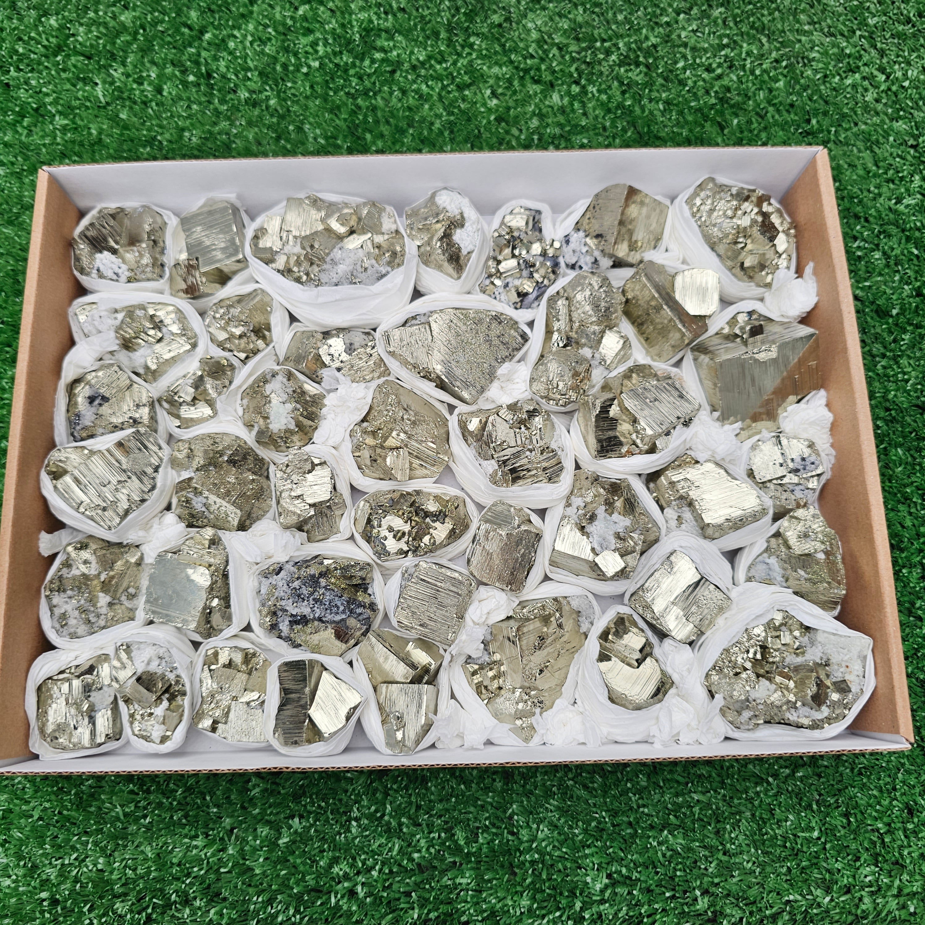 42 pc pyrite Cubic – INKA MINERALS PERU