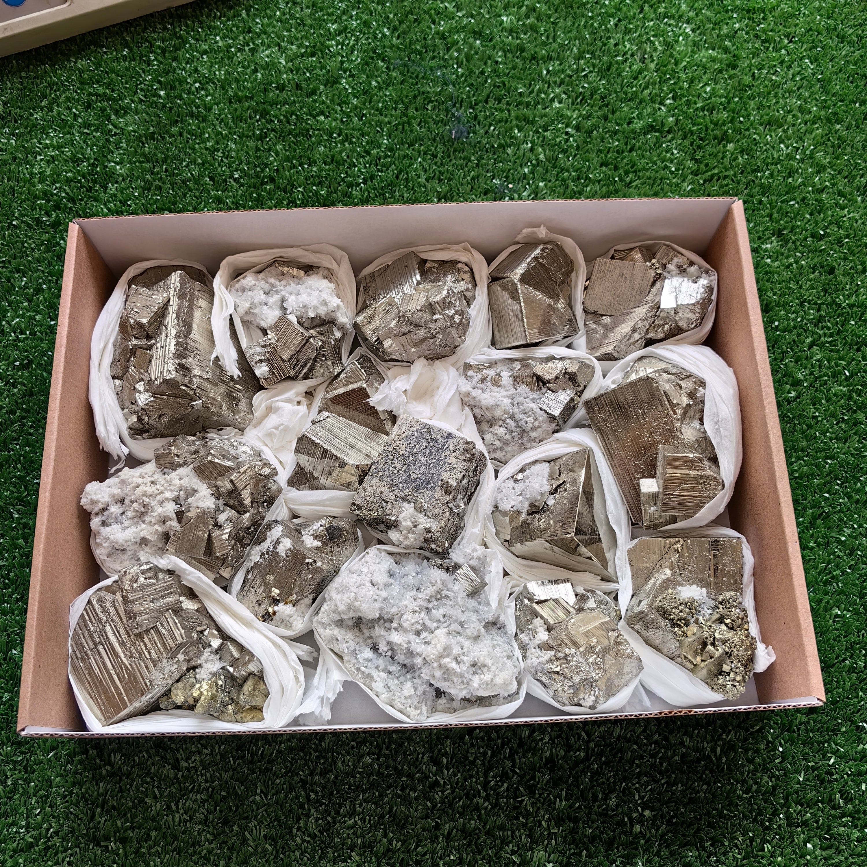 Box pyrite cubic – INKA MINERALS PERU